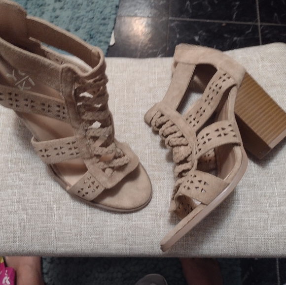 Yoki | Shoes | Chunky High Heels | Poshmark